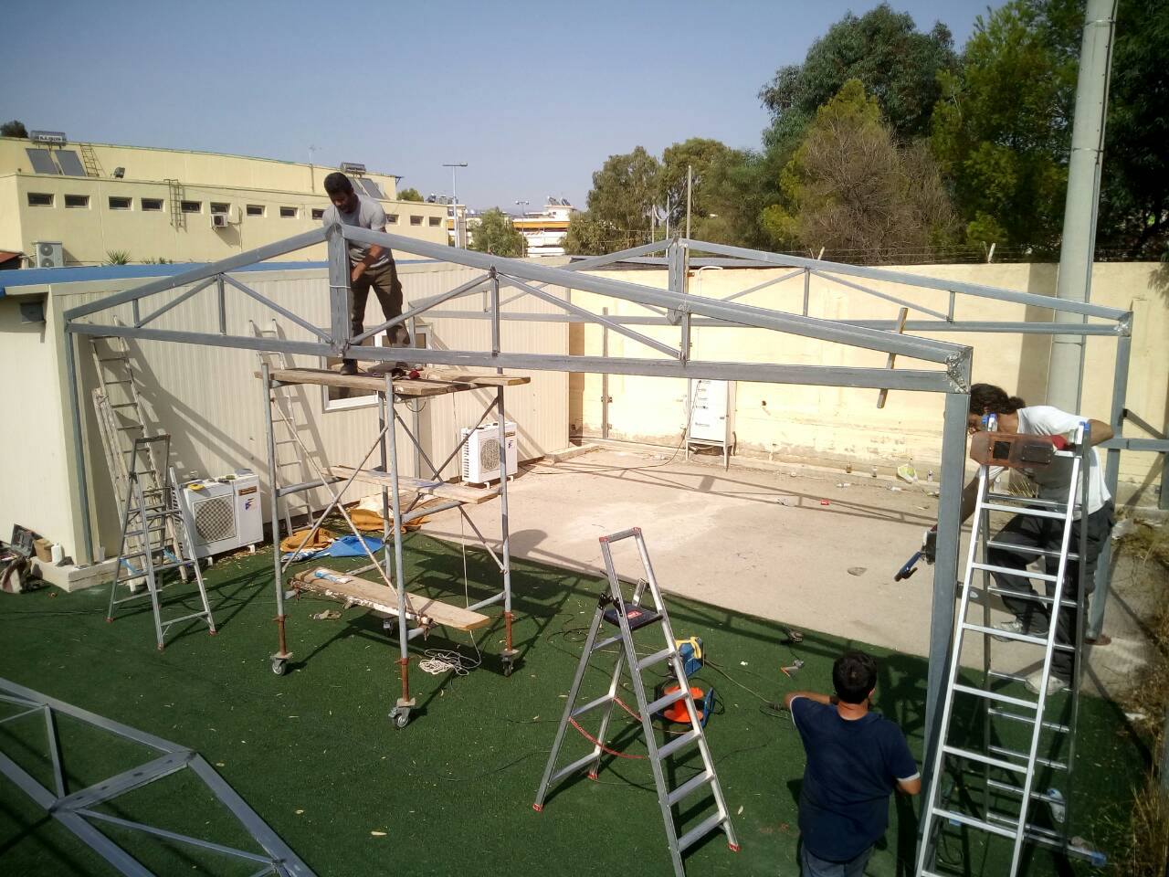 Μεταλλικες Κατασκευες ( Σταθερο Σκεπαστρο) | iTentes