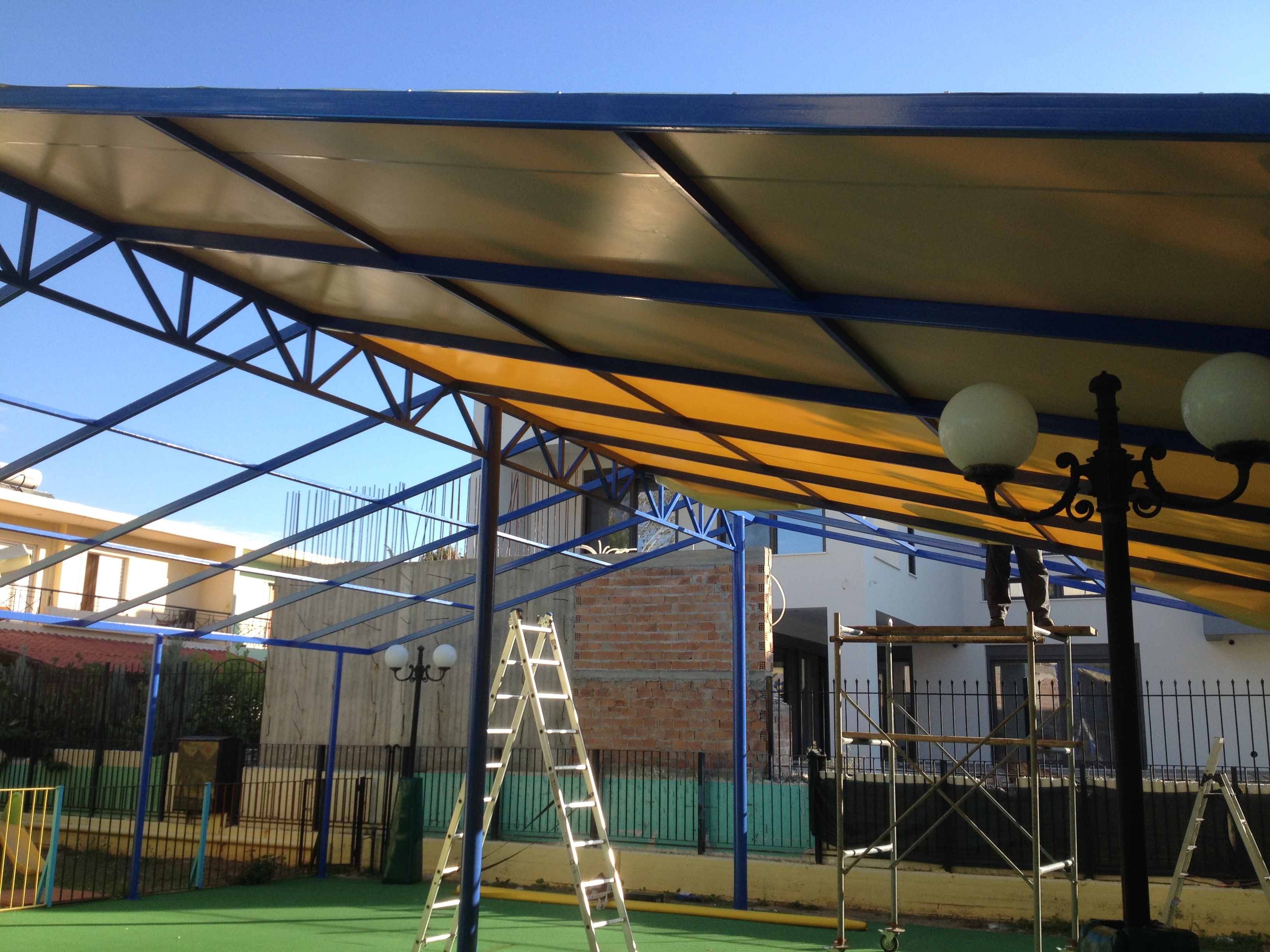 Μεταλλικες Κατασκευες ( Σταθερο Σκεπαστρο) | iTentes